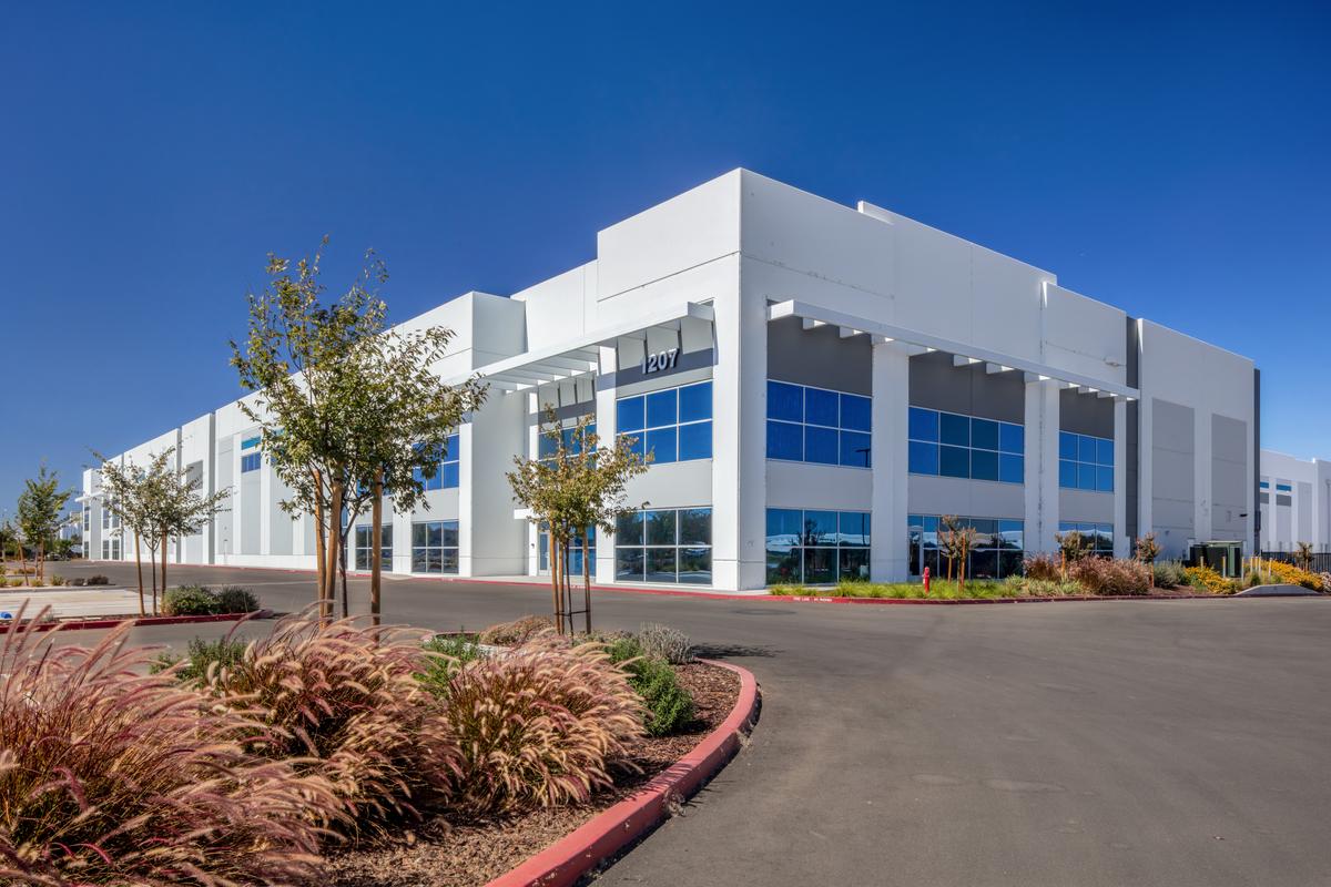 IPT Tracy Distribution Center IV - Big-D Companies | Expert Large-Scale ...